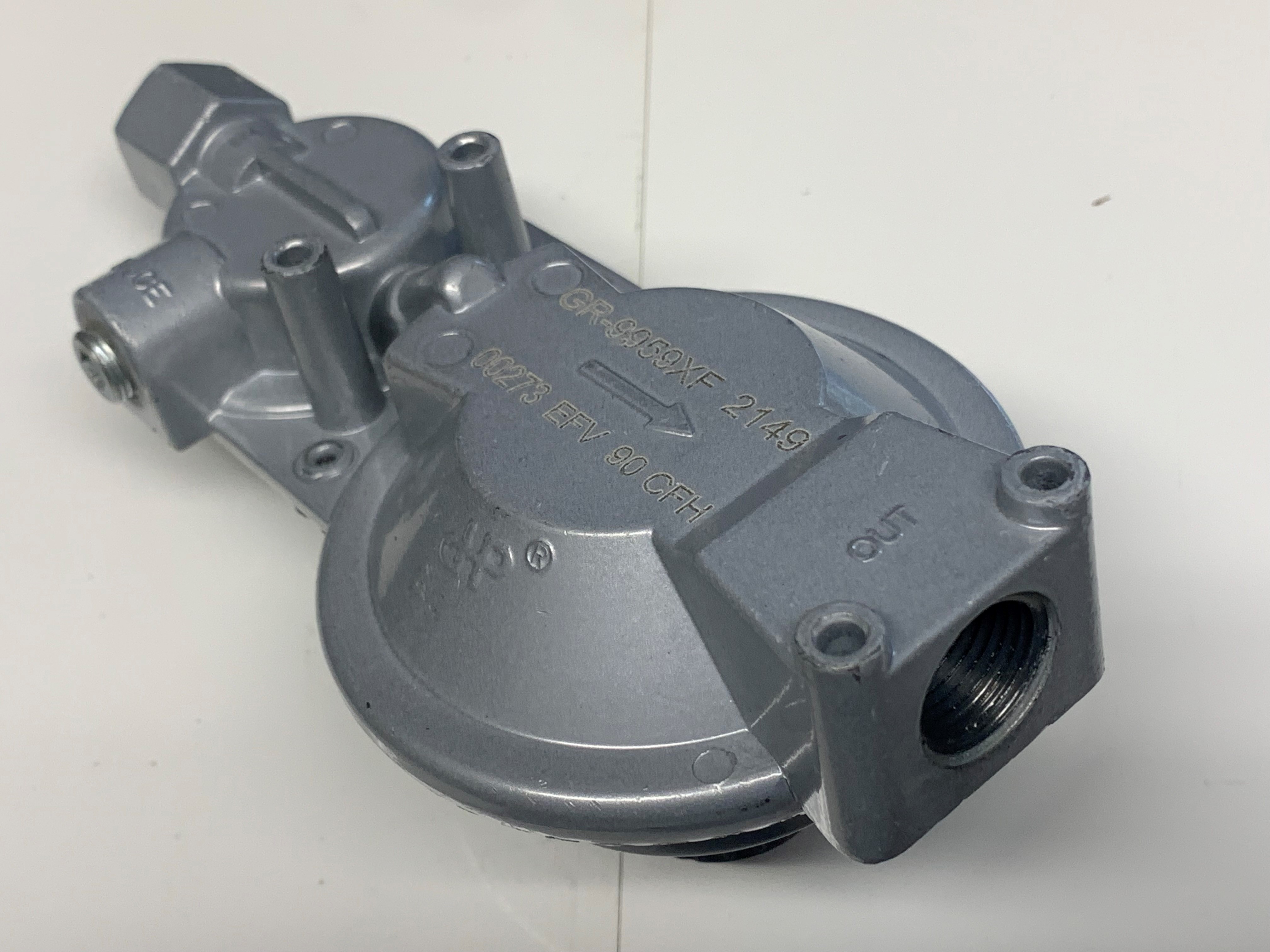 51090 - 1-PIECE 2-STAGE REGULATOR WITH 9:00 VENT